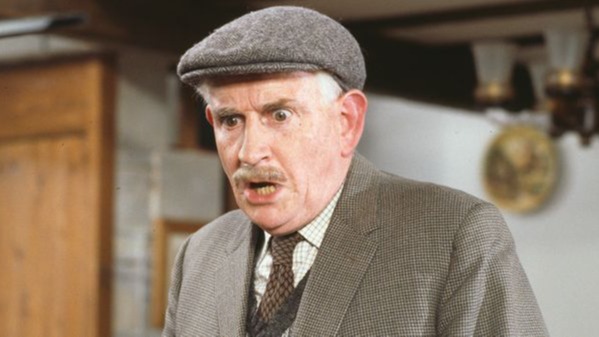 Robert Fife Scottish Actor, Died At The Age Of 90.