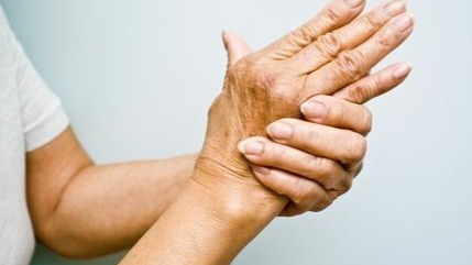 Arthritis mutilans: An interesting case of the rare conditions.