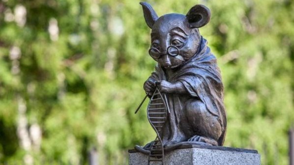 The Monument The Laboratory Mouse In Russia.